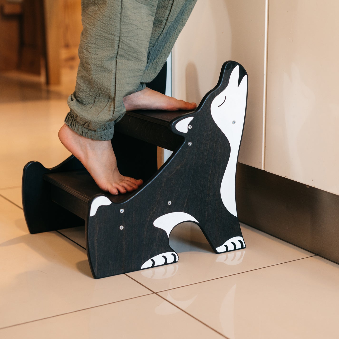 Children's Step Stool - Husky Black – Wild Kids